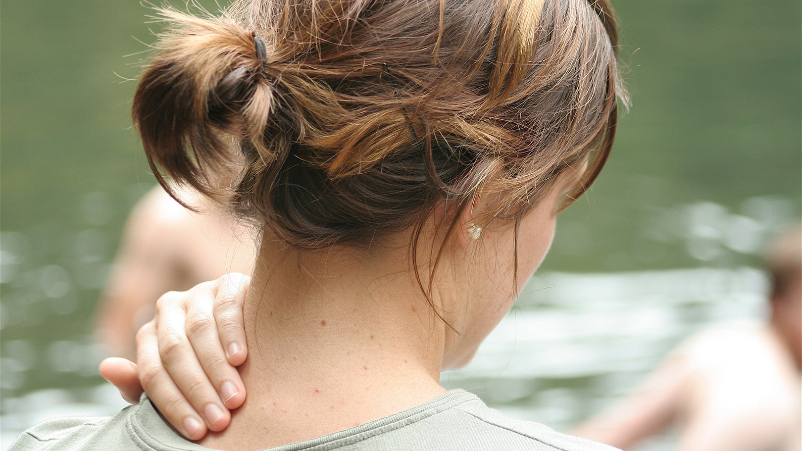 Slumped posture not such a pain in the neck after all - Scimex