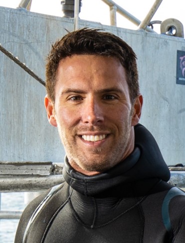 Personal white shark e-deterrents more effective than long-range device ...