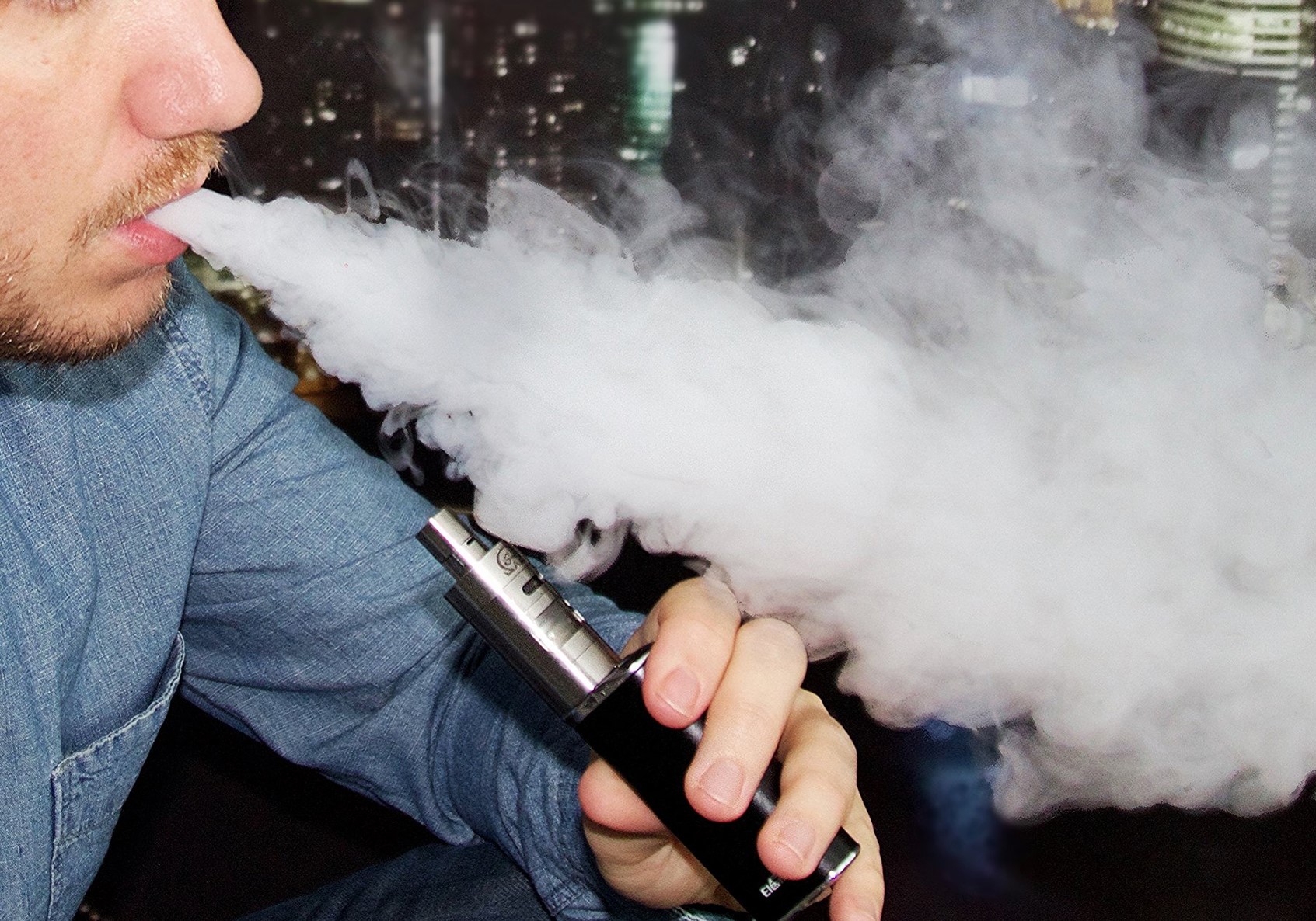 98% of TikTok videos promote vaping, putting teens at risk - Scimex